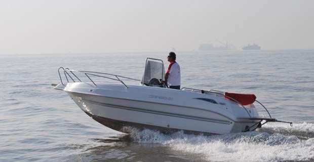 Drago 610 Speedboat Mumbai - Yacht Tours Mumbai